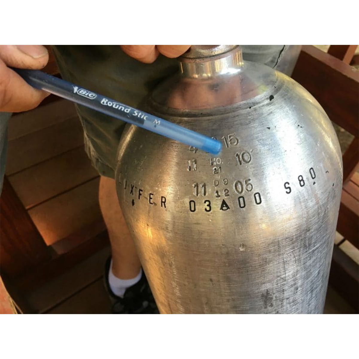 Tank Visual Inspector - International Scuba